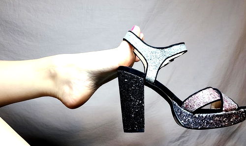 Introducing CC's Tipsy Toes:All You Need to Know About the Onlyfans Model